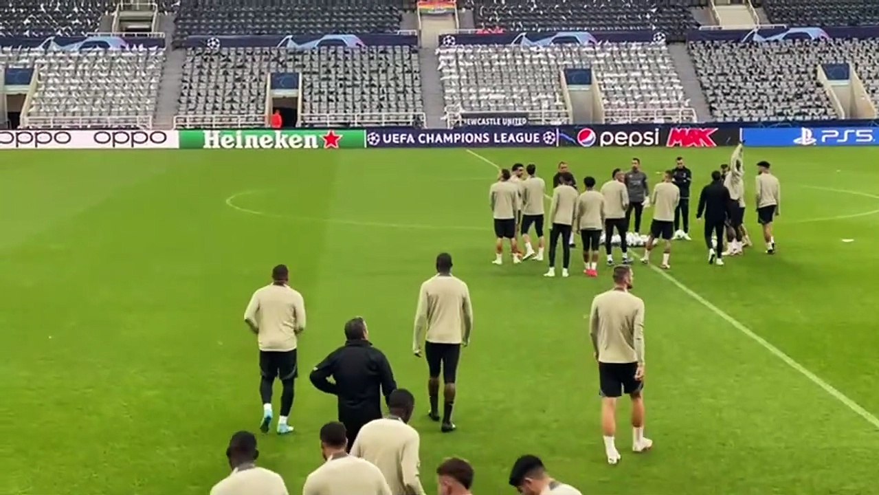 PSG train at St James' Park ahead of Champions League match - video Dailymotion