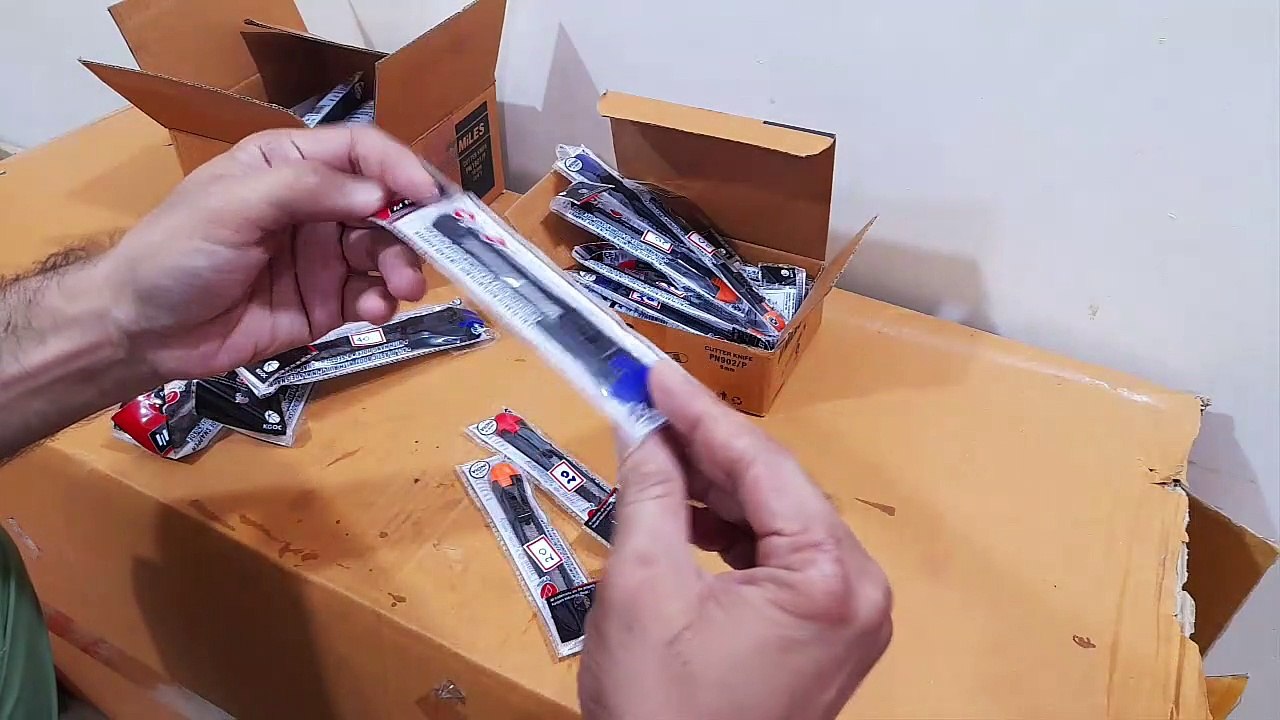 Unboxing and Review of kangaroo miles paper cutter 9mm, 18mm - video ...