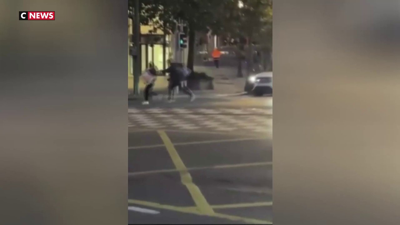 Attaque à Bruxelles Lindividu Est Toujours En Fuite Vidéo Dailymotion