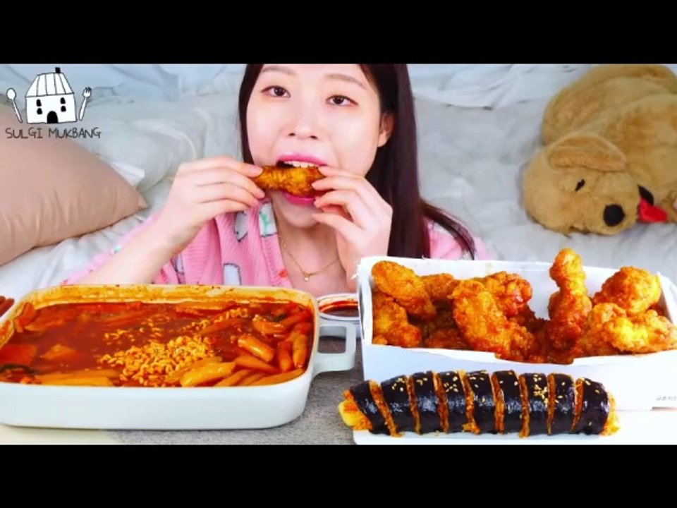 ASMR MUKBANG| Tteokbokki with Ramen, HONEY COMBO Chciken, SHINJEON ...