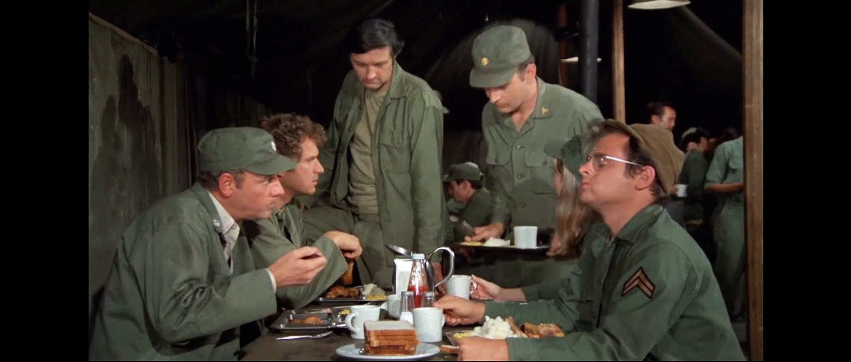 MASH Season 1 Episode 21 - Hawkeye vs Frank Fight - video Dailymotion