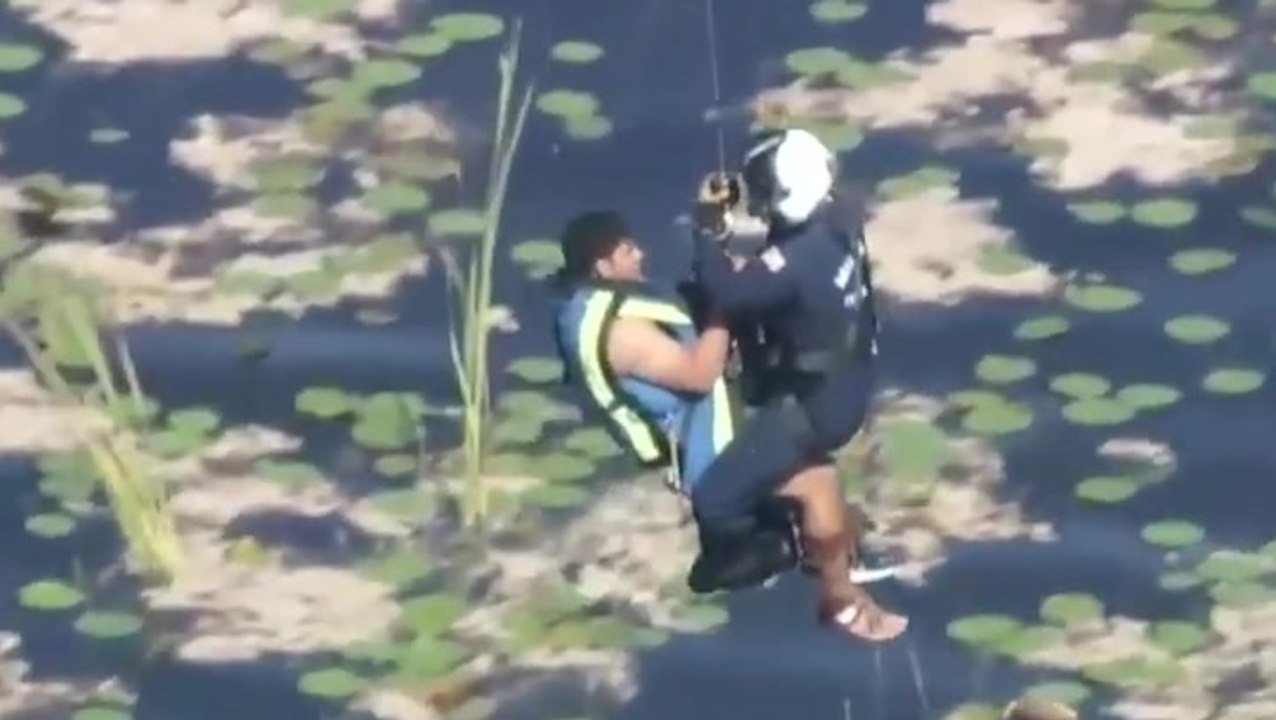 Pilot rescued after spending hours stranded on crashed plane in Florida ...
