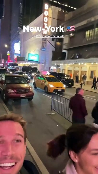 Avant de courir, un peu de tourismeMarine Lorphelin avec son compagnon Stanislas Gruau à New ...