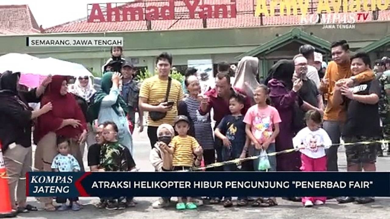 Atraksi Helikopter Hibur Pengunjung Penerbad Fair - Video Dailymotion