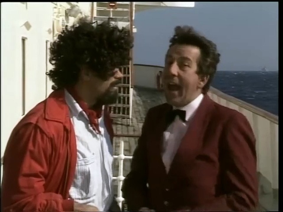 Η ΚΡΟΥΑΖΙΕΡΑ ΤΟΥ ΕΡΩΤΑ - 1988 - VHSRip - 704x528 - video Dailymotion