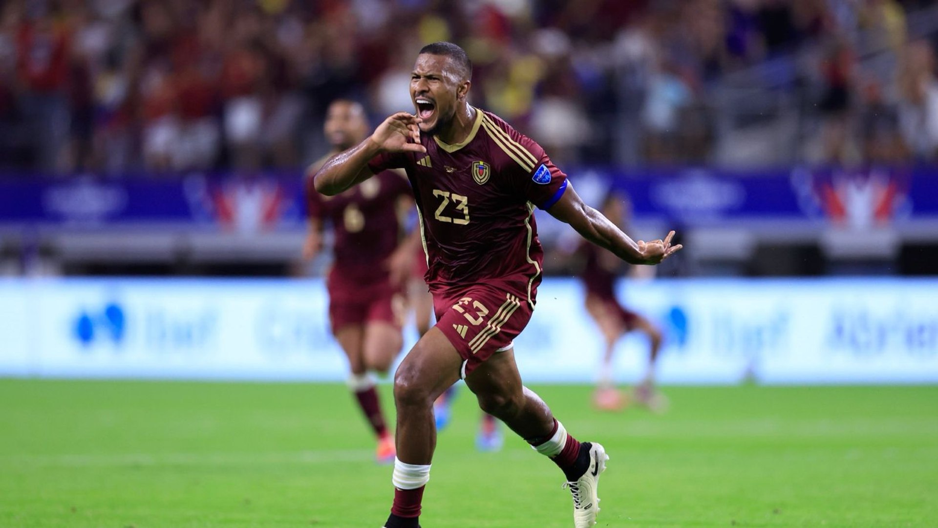 (VIDEO) Salomón Rondón's Spectacular Goal in Copa América | beIN SPORTS