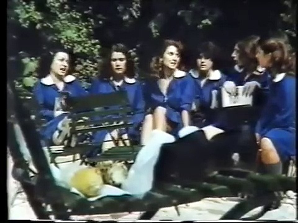 17 ΣΦΑΙΡΕΣ ΓΙΑ ΕΝΑΝ ΑΓΓΕΛΟ - 1981 - VHSRip - 480x360 - video Dailymotion