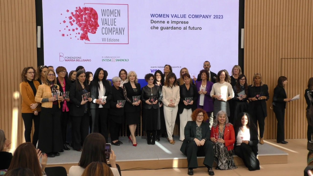 Intesa Sanpaolo premia le donne e le imprese che guardano al futuro ...