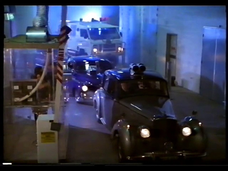 AIRTIGHT (1999) 1h 29m. Director: Ian Barry. Cast: Grayson McCouch ...