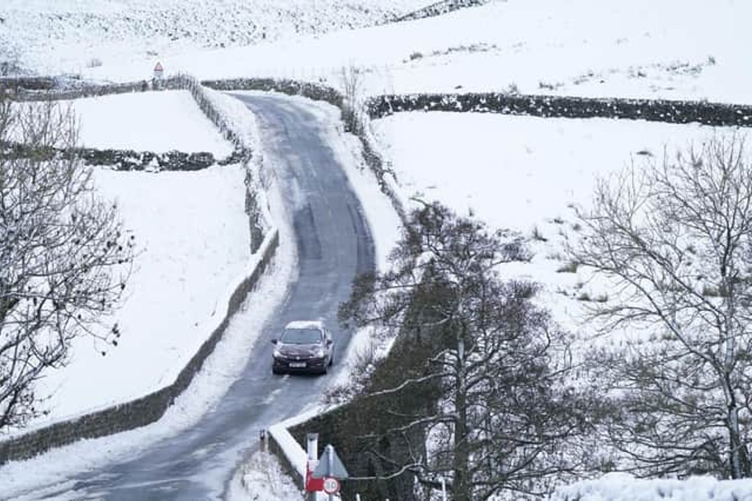 Snow, sleet and frost - Today's Weather Forecast in Yorkshire - video ...