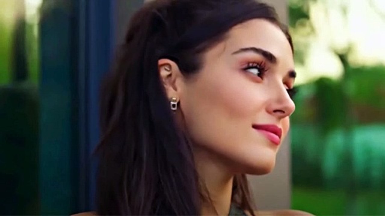 Hande Erçel kimdir?, Hande Erçel serveti 2023? yas, Boyu, Kilosu ...