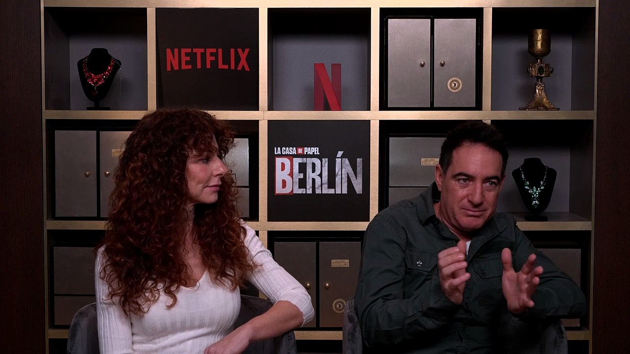 'Berlín', entrevista a Álex Pina y Esther Martínez Lobato - Vídeo Dailymotion