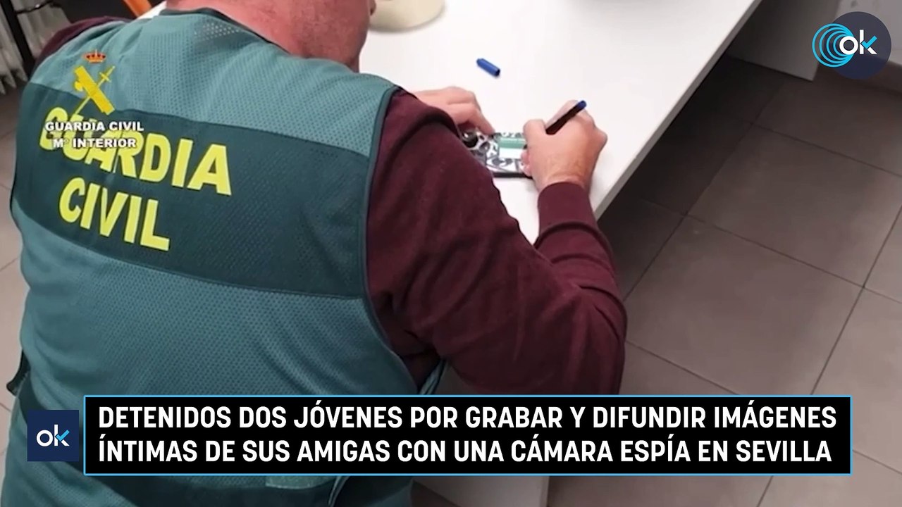Detenidos dos jóvenes por grabar y difundir imágenes íntimas de sus amigas con una cámara espía ...