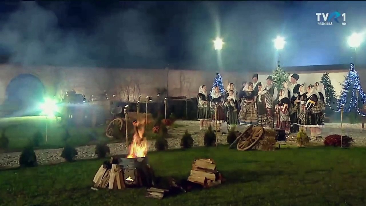 Grup de colindatori din Mehedinti (Iata, vin colindatori! - TVR 1 - 24. ...