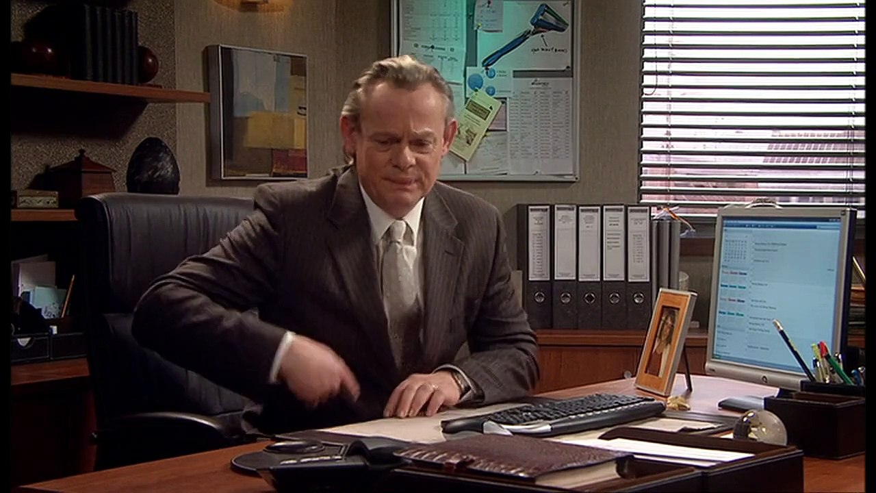 Martin Clunes as Reggie (Reginald) Perrin S01 E06 - video Dailymotion