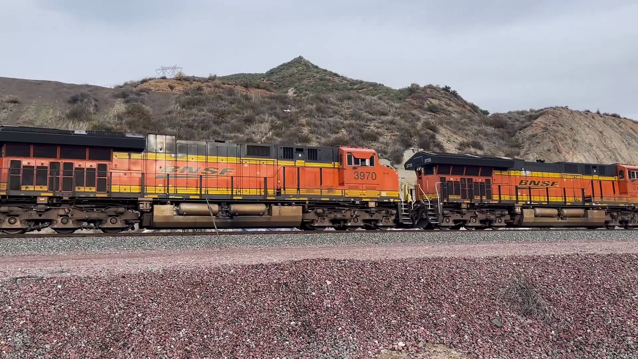 BNSF 5341 Leads Westbound Intermodal Stack Train Passes Through Blue ...