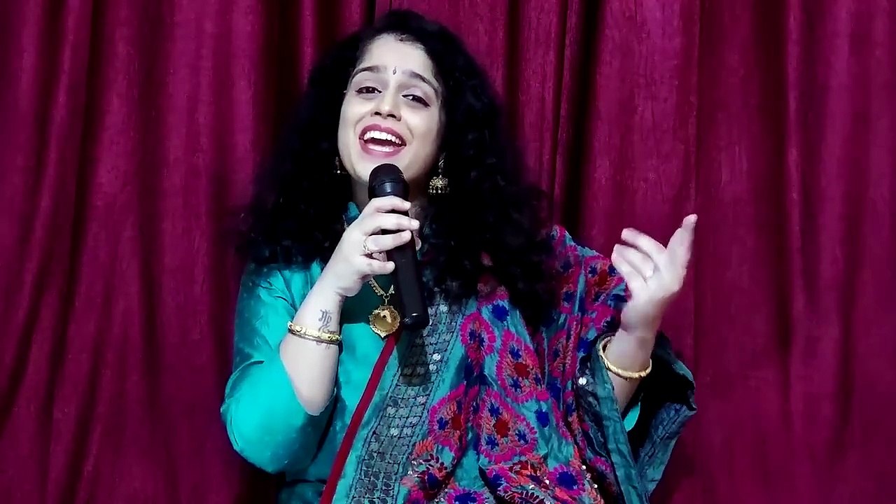Dum maaro dum sung by Jyotika Sharma from the fil 'Hare Krishna Hare Rama'. - video Dailymotion