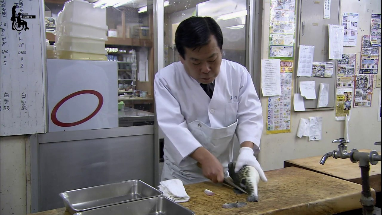 How do the Japanese catch, prepare and eat the deadliest fish on the ...