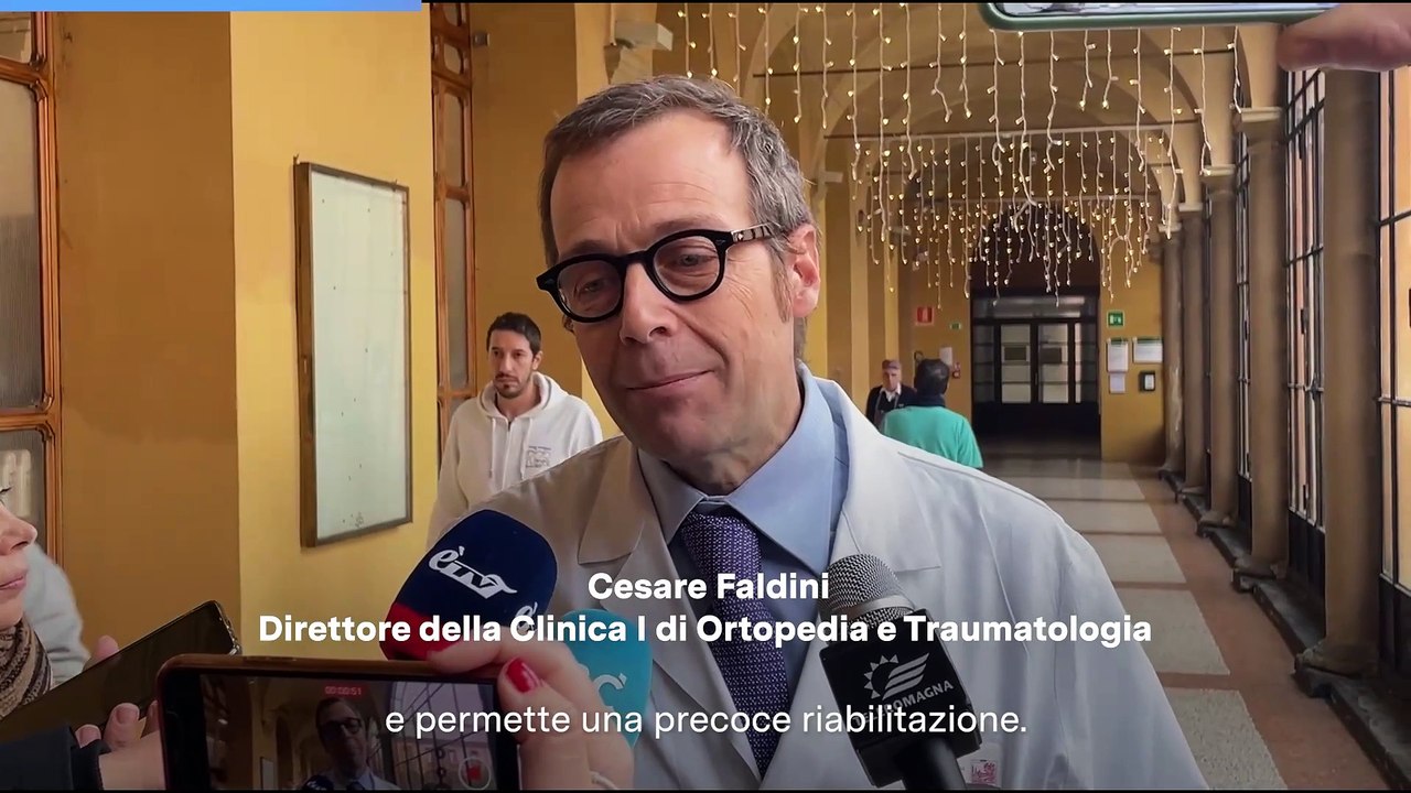 Attaccato da uno squalo, Matteo in cura dal professor Cesare Faldini ...