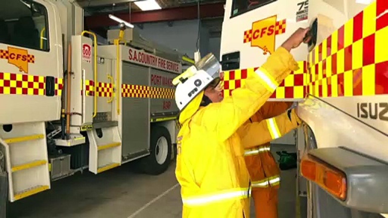 Filipino volunteers help save SA fire service from closure - video ...