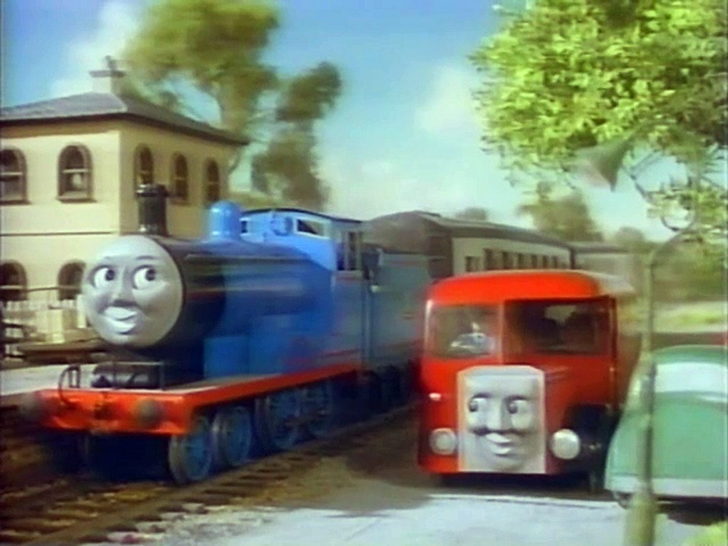 James Hace Buzz Buzz Y Otras Historias De Thomas