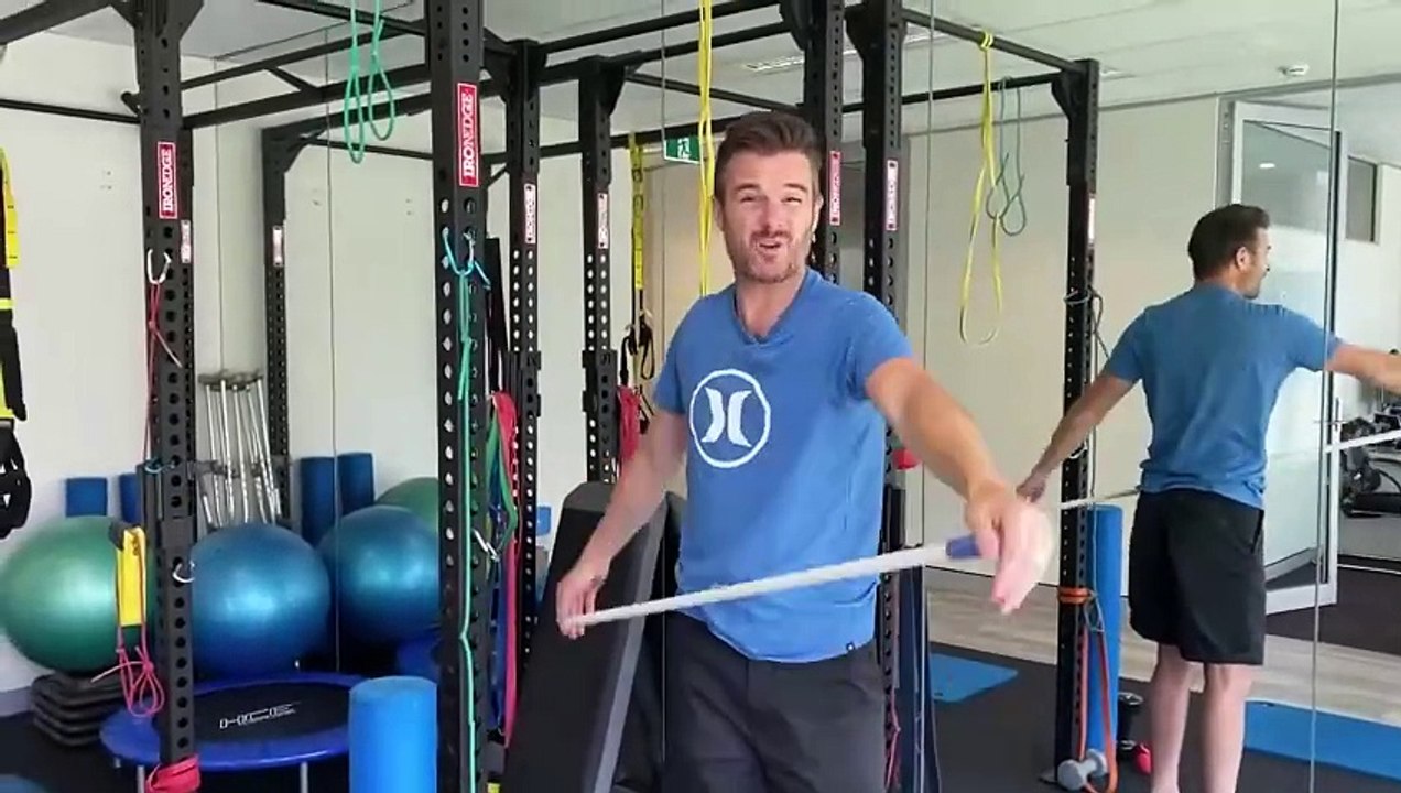 Shoulder Surgery - Post-op Week 5-6 _ Tim Keeley _ Physio REHAB - video ...