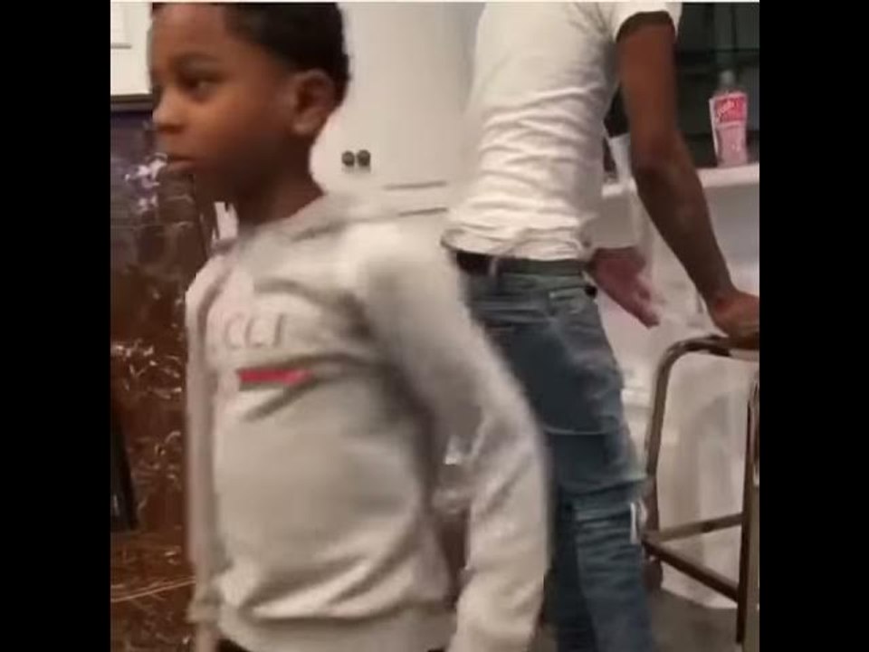 Lil Bibby And G Herbo’s Sons Work On Their Dance Moves - video Dailymotion