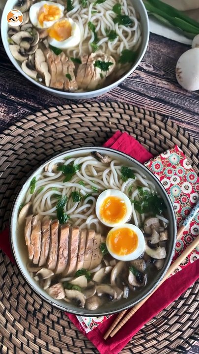 Ramen de frango: uma deliciosa sopa oriental fácil e rápida - Vídeo ...