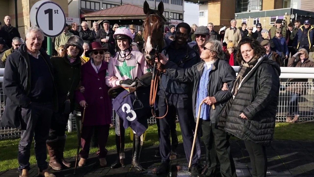 Fontwell Park Sunday jump racing in pictures - video Dailymotion