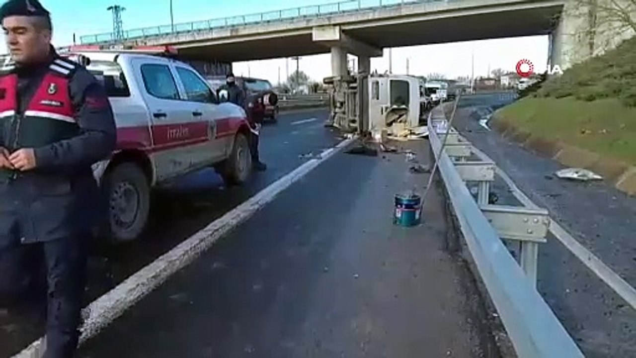 Çorlu - İstanbul kara yolunda panelvan devrildi: 1 ölü - Dailymotion Video