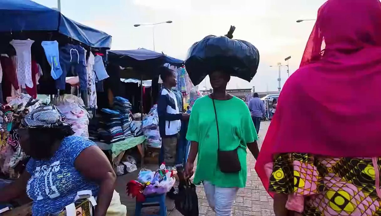 BIggest African night street MARKET GHANA ACCRA MAKOLA - video Dailymotion