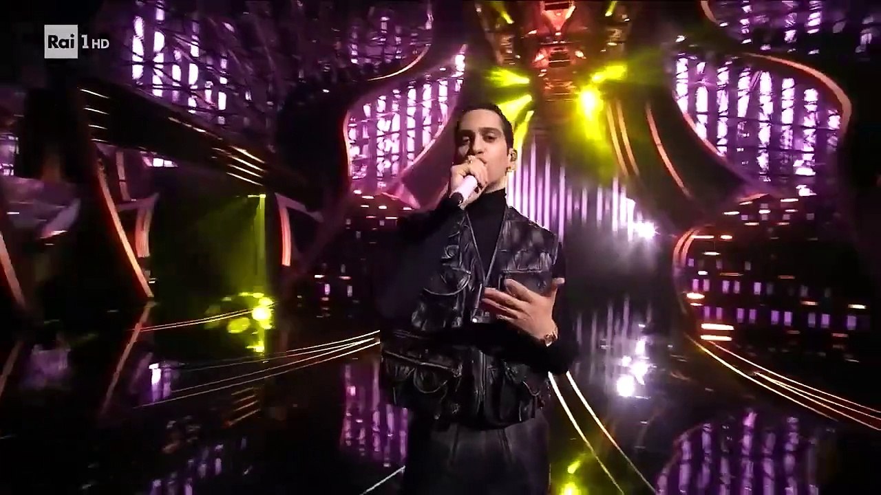Sanremo 2024 - Mahmood canta 'Tuta gold' - Video Dailymotion