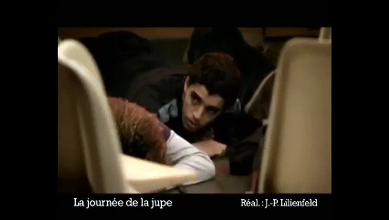 La journée de la jupe (2008) - Bande annonce - Vidéo Dailymotion