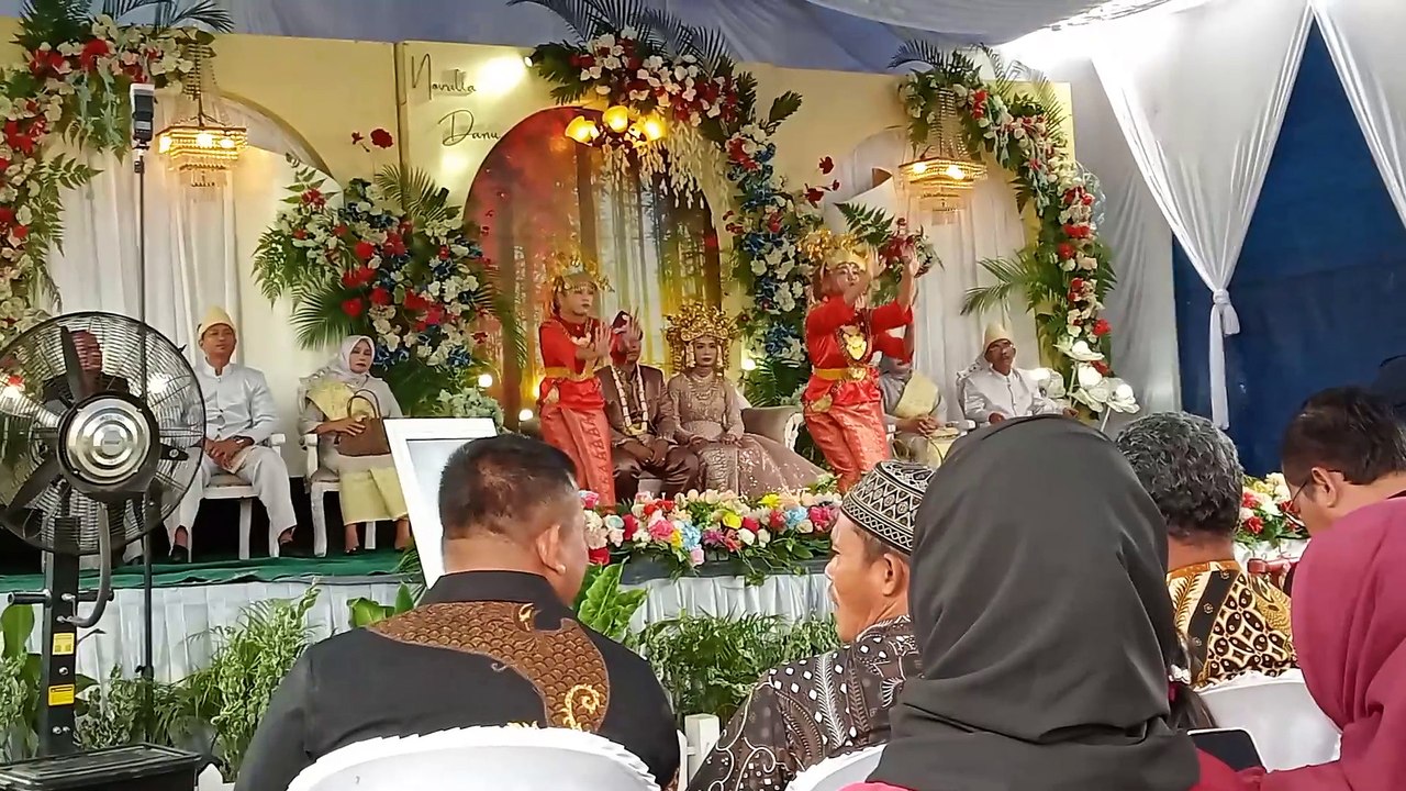 Tari Singgasana Raja - Video Dailymotion