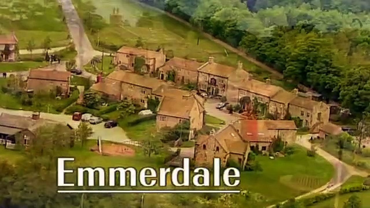 Emmerdale 17 November 2008 - Michael Jayston, Emma Davies, Nicola ...