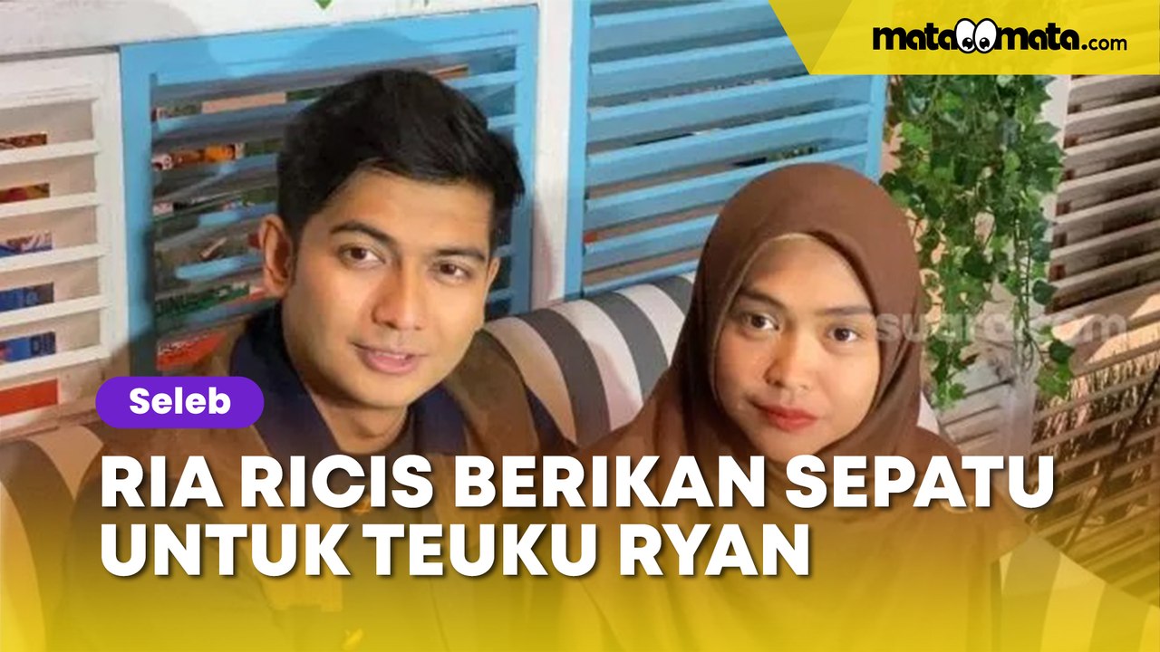 Ria Ricis Berikan Langsung Oleh-Oleh Sepatu untuk Teuku Ryan - Video ...