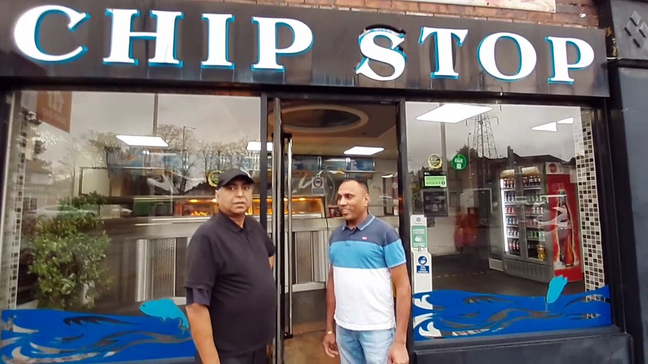 Chip stop , Penn Road, Wolverhampton gets a new owner. - video Dailymotion