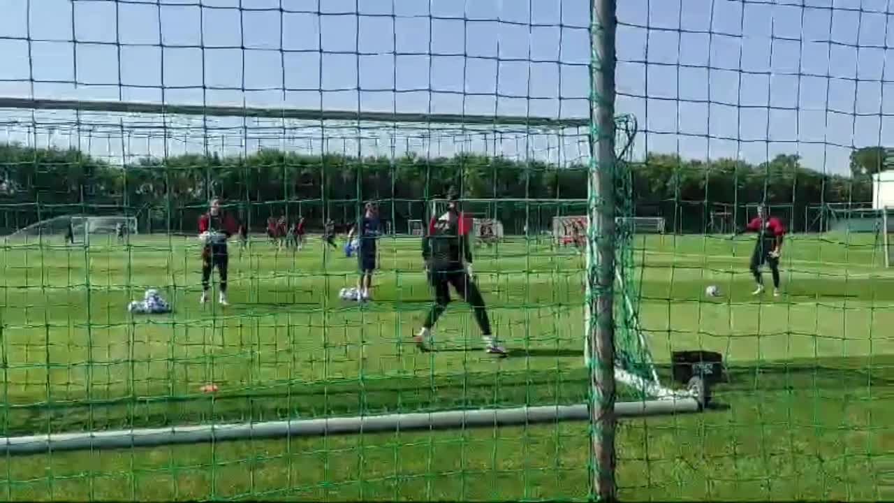 Entraînement des Diables rouges avant France-Belgique - Vidéo Dailymotion