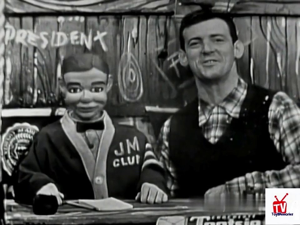 1950s Tootsie Roll - Paul Winchell & Jerry Mahoney HUMOROUS TV commercial - video Dailymotion