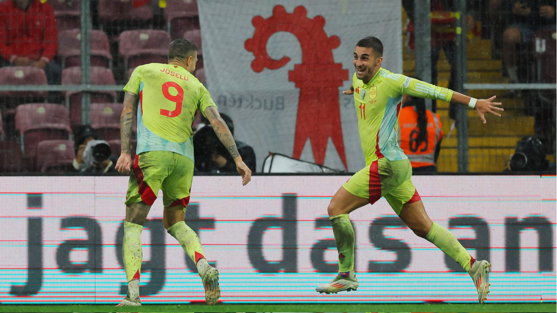 Ferran Torres: From "Little Fish" at Barcelona to "Shark" with Spain ...