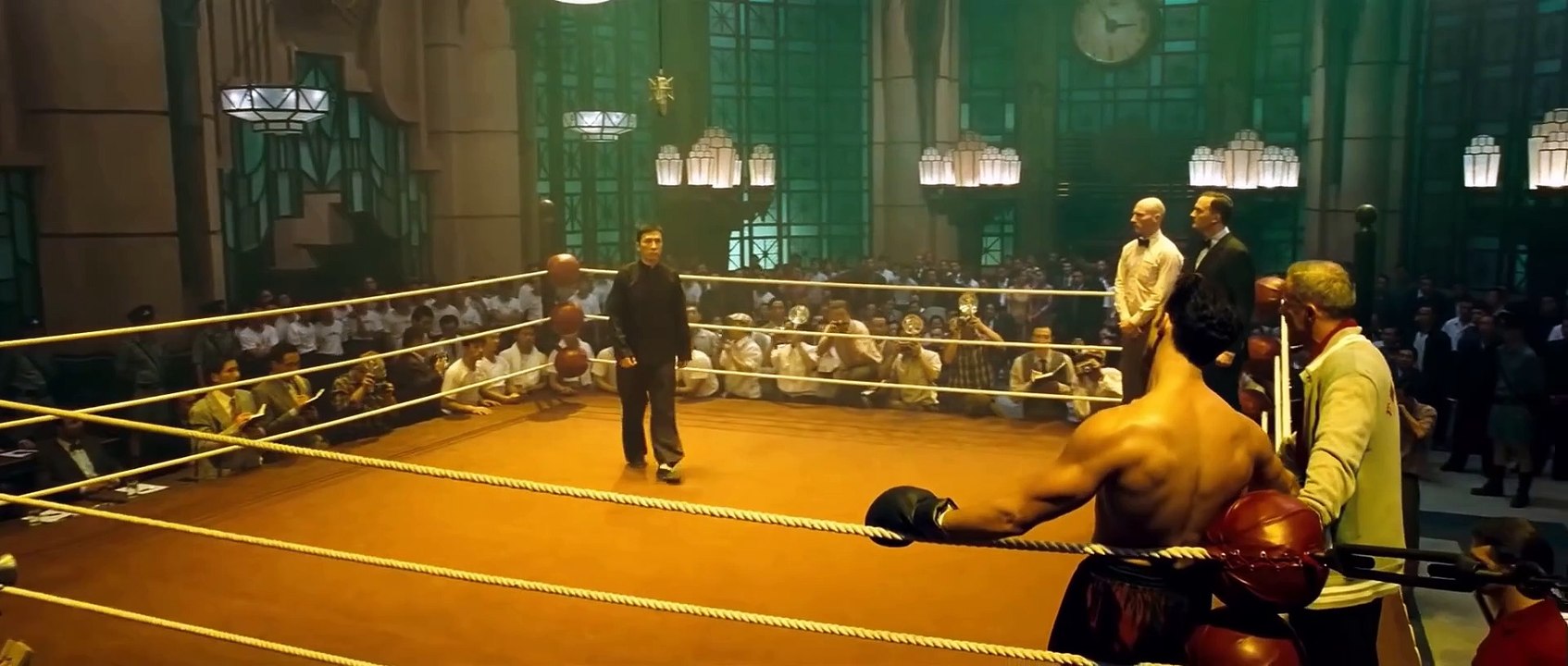 Ip Man 2 Fighting scene, Donnie Yen vs Darren Shahlavi Ip Man vs ...