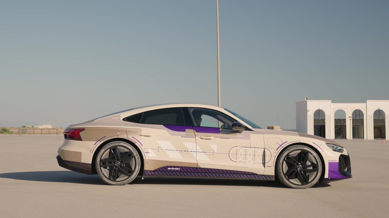 The new Audi e-tron GT prototype golden camouflage wrap Handling course ...