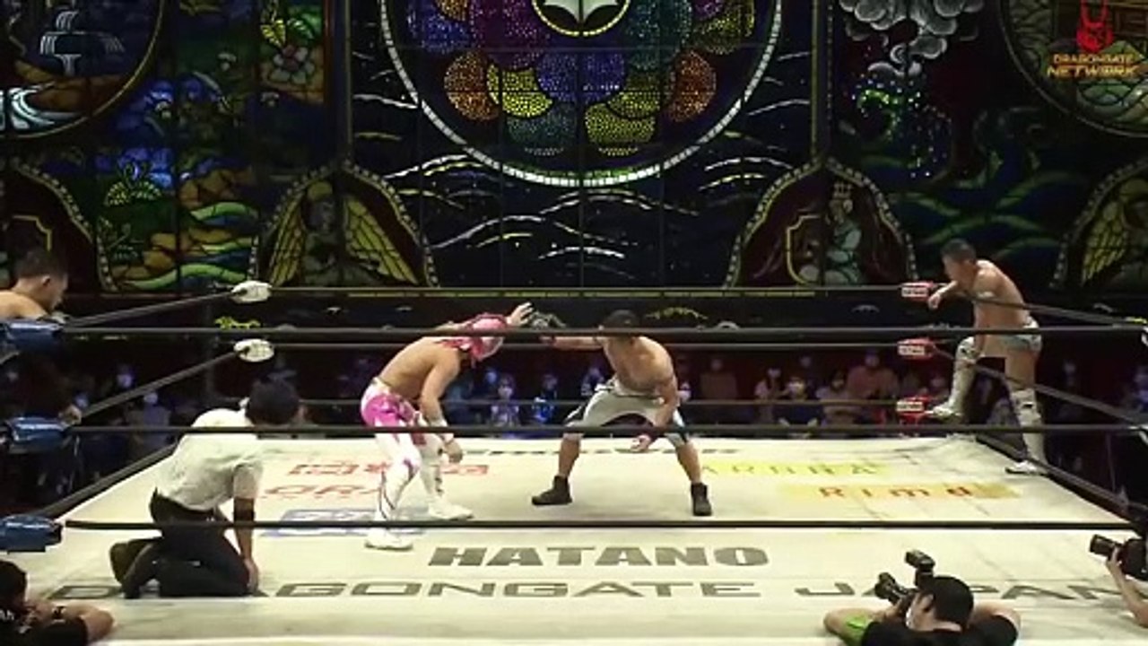 Naruki Doi & Masato Yoshino (DoiYoshi) vs. Kzy & Dragon Dia - Dragon Gate - video Dailymotion
