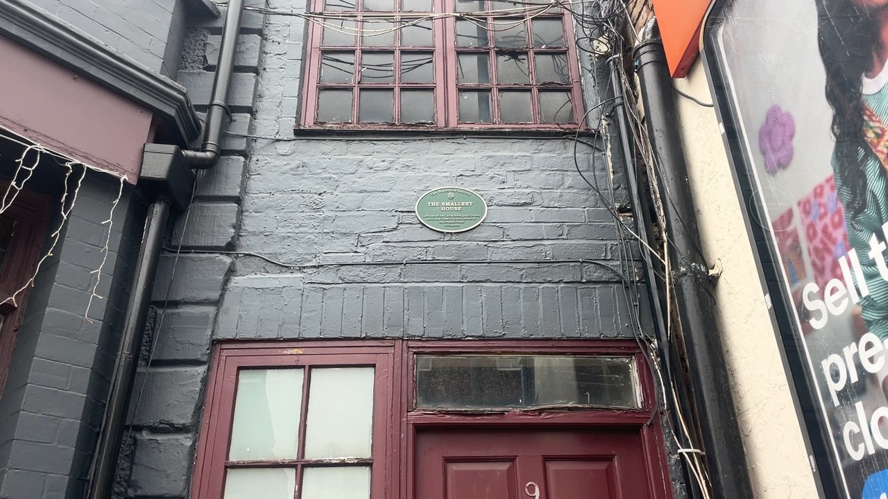 Unique history behind England’s smallest house - built in a pub ...