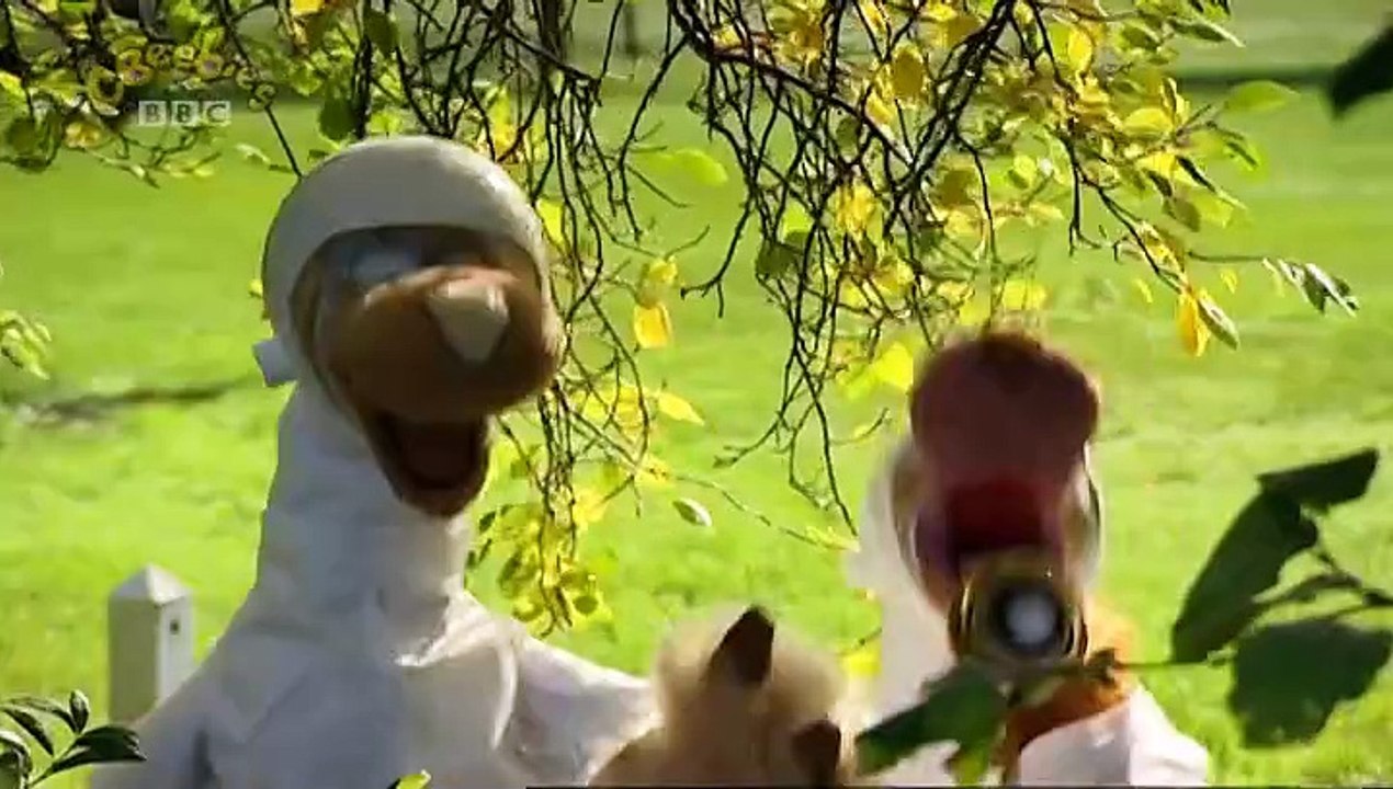 Nuzzle and Scratch Frock and Roll: Astronaut - video Dailymotion