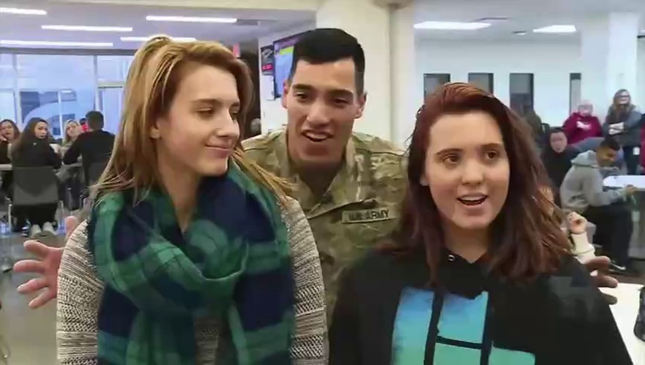 Most HEARTWARMING Military Homecoming Surprises! best soldiers coming ...
