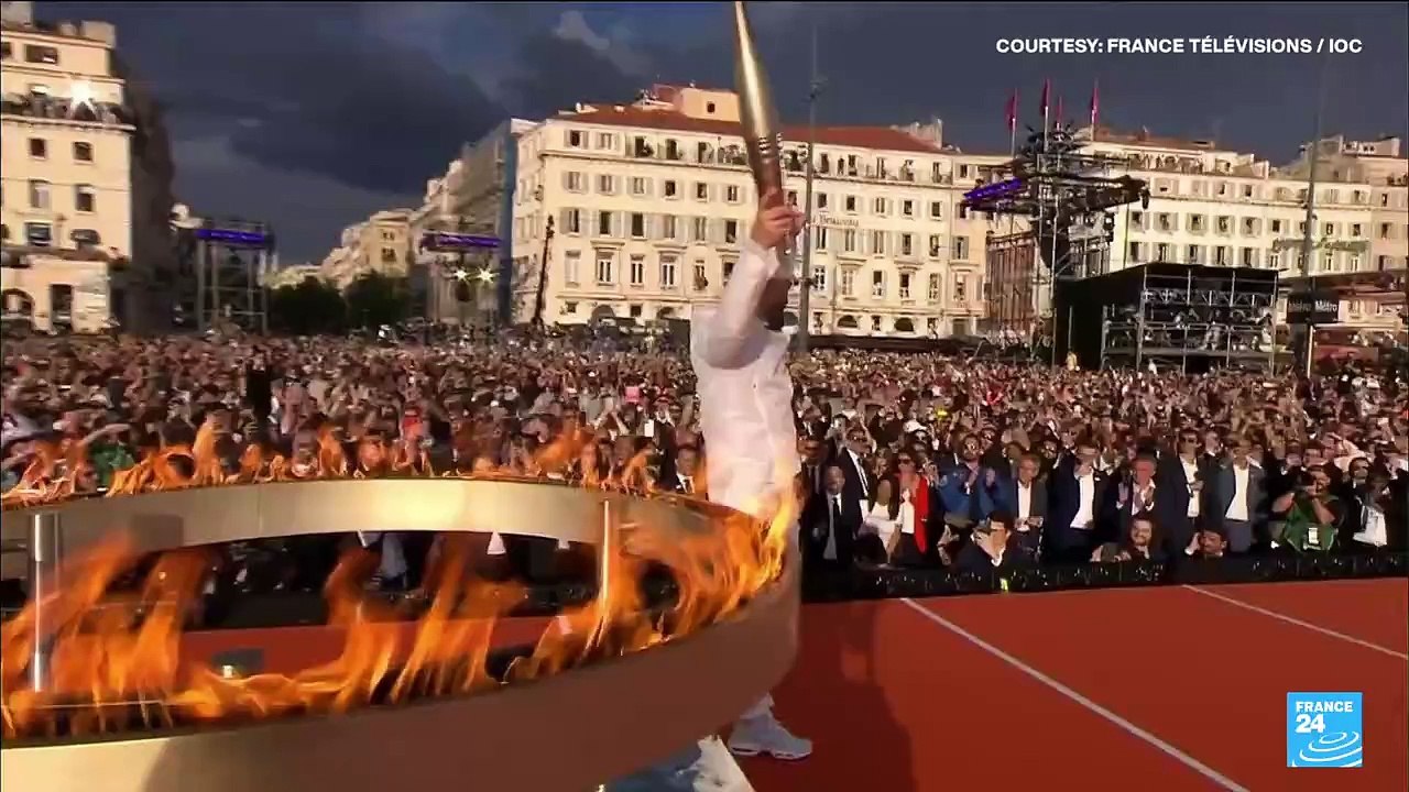 Paris 2024 Olympics: torchbearers in Marseille kick off the flame's ...