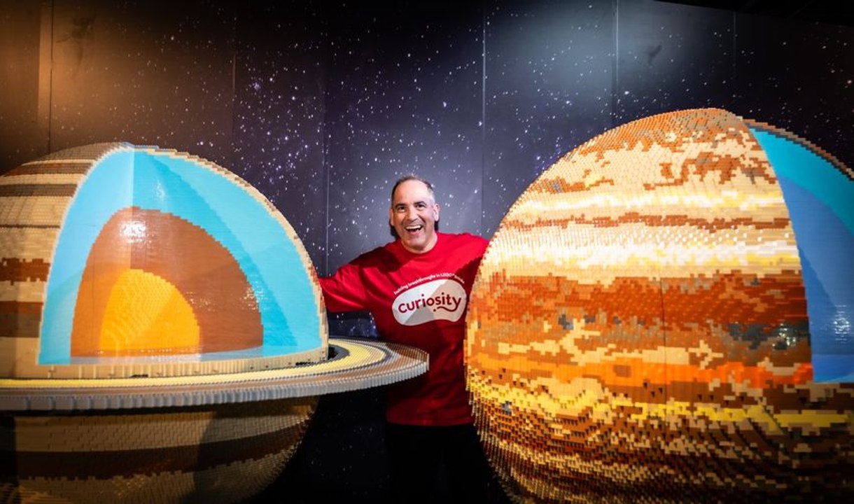 New LEGO exhibition opens at Questacon - video Dailymotion