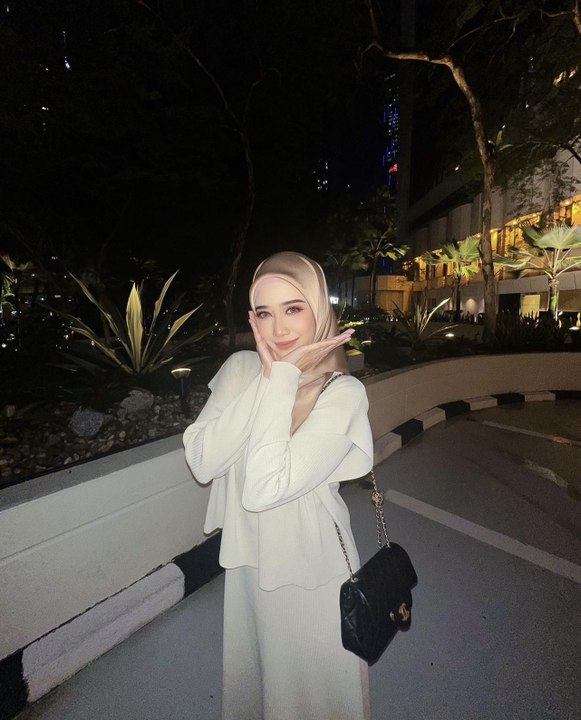 Fatin Afeefa Sudah Mula Menjinakkan Diri Bertudung - Video Dailymotion