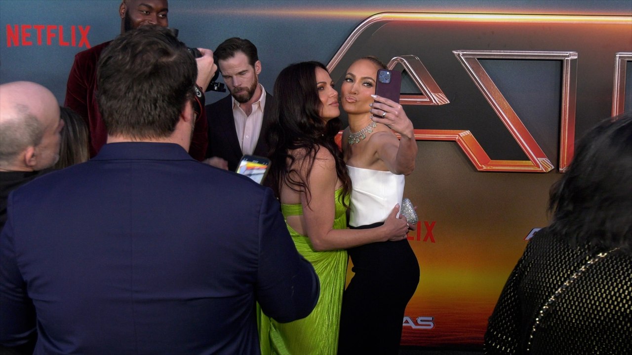Lana Parrilla and Jennifer Lopez selfie moment at Netflix's "Atlas ...